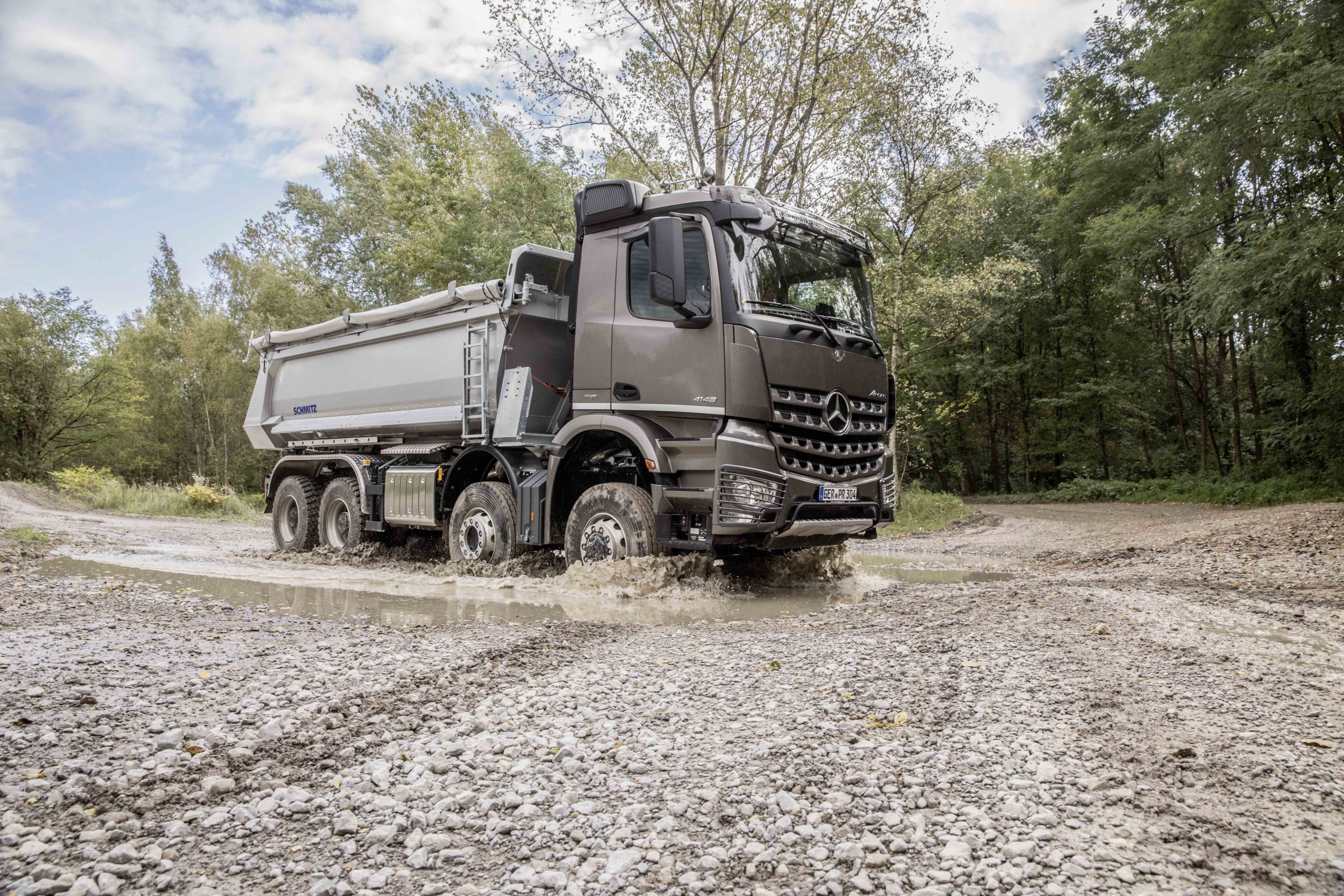 ROAD TEST: MERCEDES-BENZ AROCS - Trucking