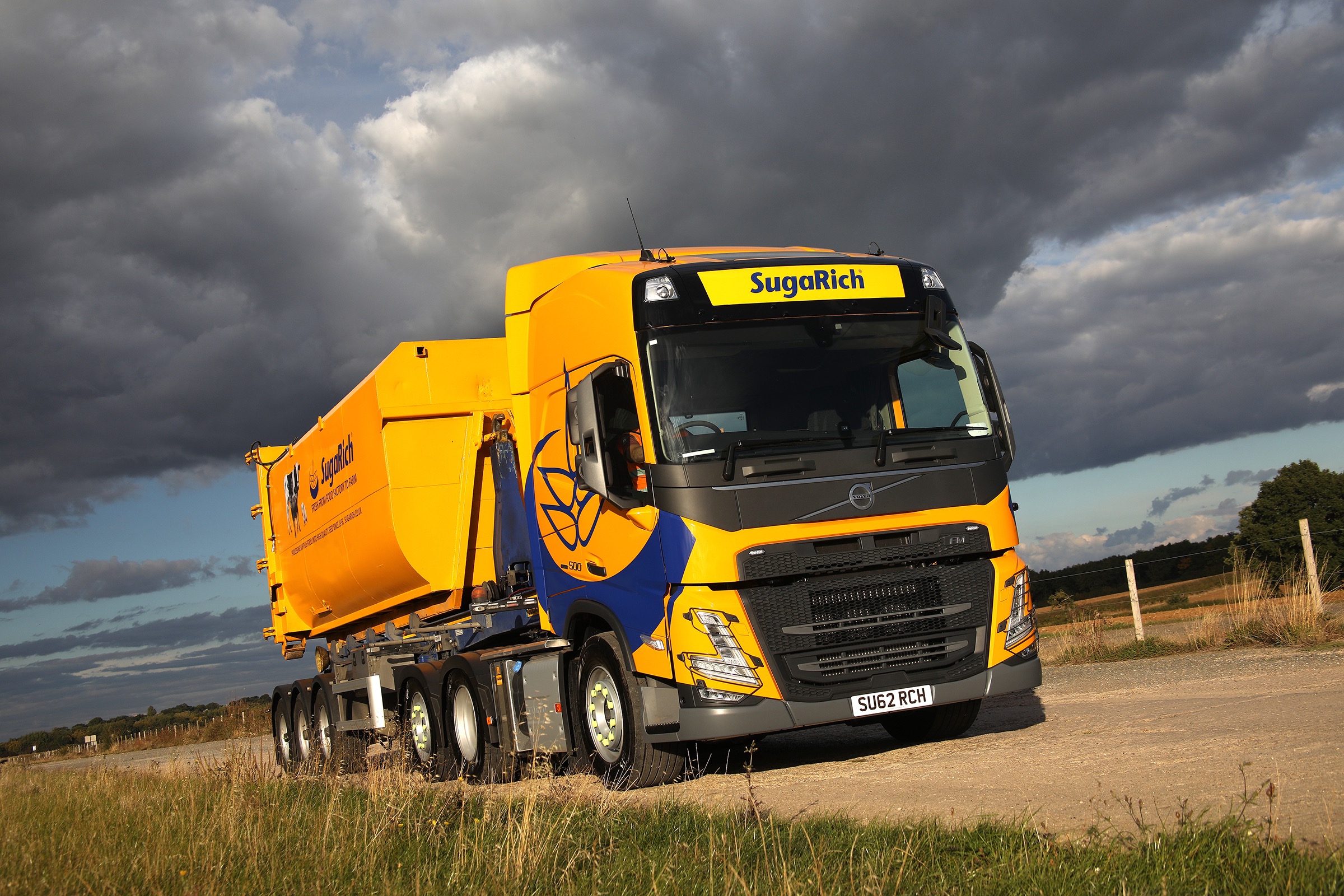 TRIO OF TAG AXLE TRACTOR UNITS SENT TO SUGARICH - Trucking