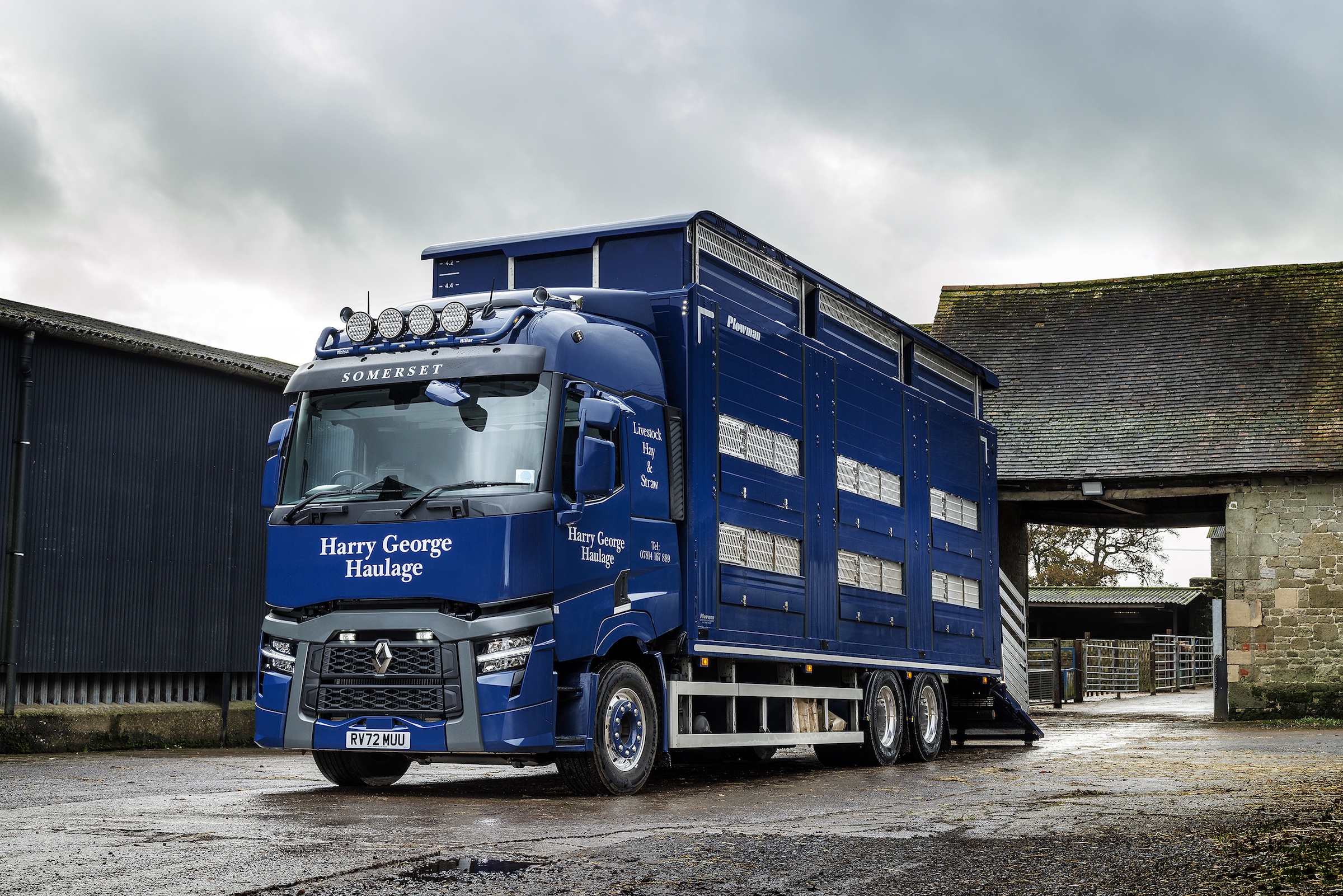 NEW RENAULT IS JUST THE T FOR HARRY GEORGE HAULAGE - Trucking