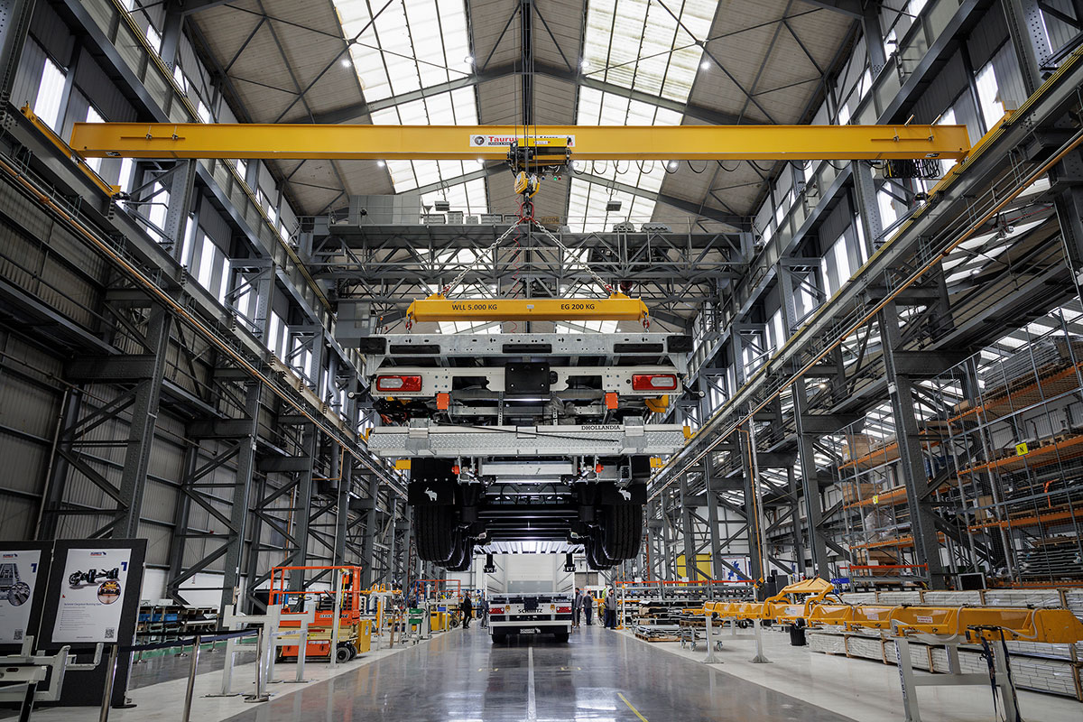 Schmitz Cargobull opens new manufacturing facility in Manchester - Trucking