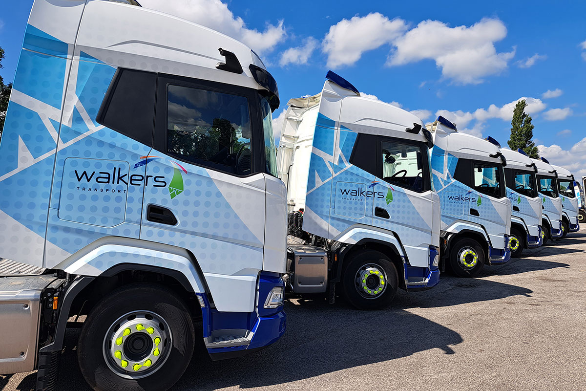 Walkers Transport takes delivery of eight new DAF XF 480 tractor units - Trucking