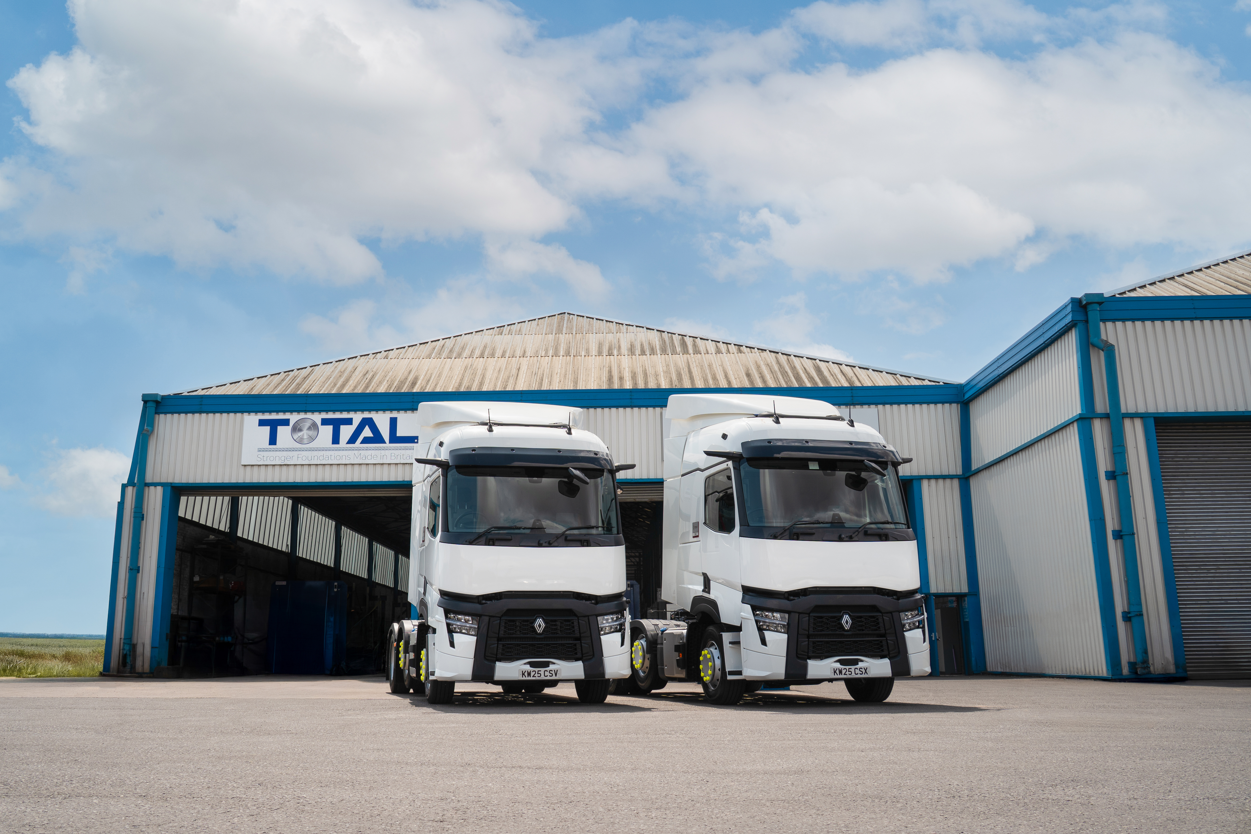 Renault T-Range joins Total Group fleet for major steel deliveries ...
